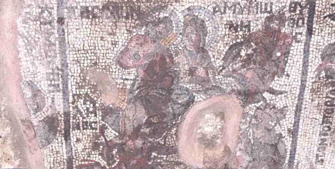 Des archéologues ont trouvé une mosaïque romaine rare de 120 m2 avec ...